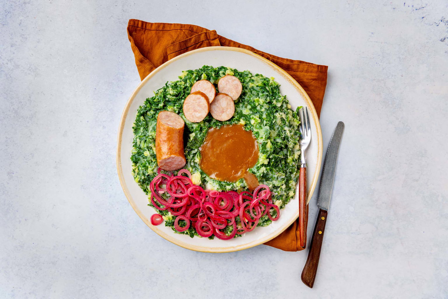 Boerenkoolstamppot met zoetzure rode ui - Eatertainment