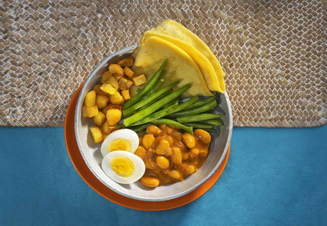 Limabonen in roti saus met sperziebonen en aardappel - Eatertainment