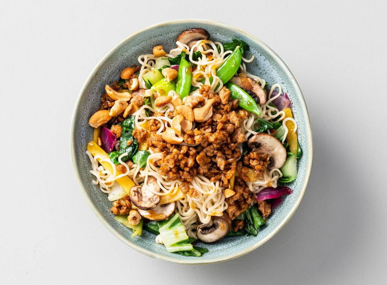 Noedels met wokgroente en wokreepjes teriyaki - Eatertainment
